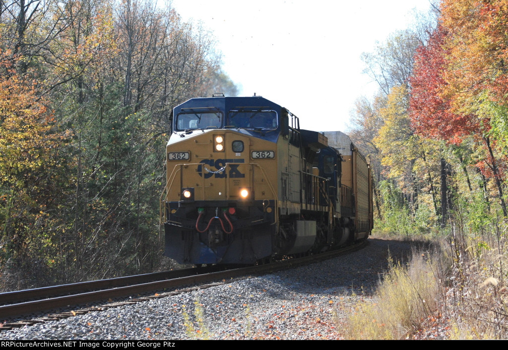 CSX 362 and train Q216